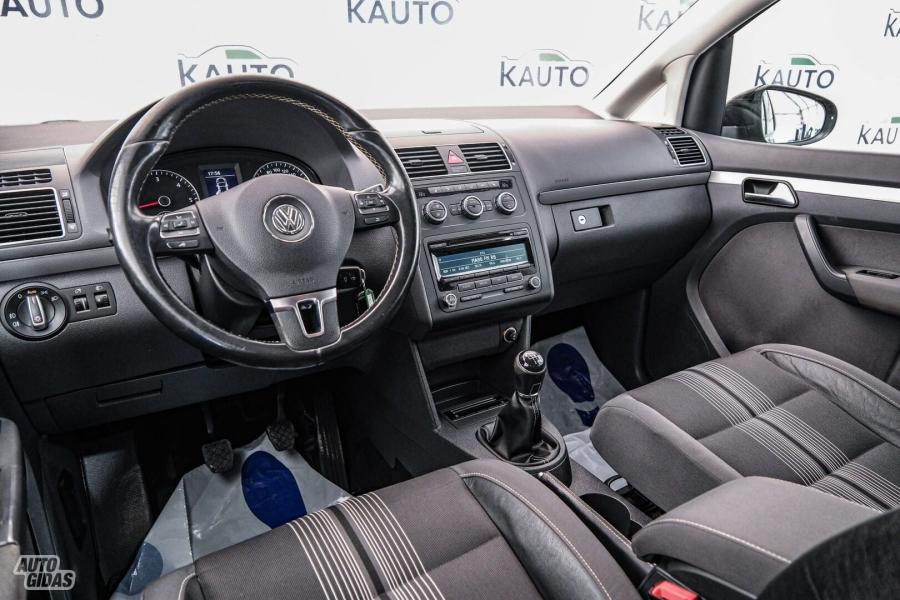 Volkswagen Touran 2013 in Kaunas, with an engine capacity of 1.60 L and mileage of 233 thousand km for 7390 €, photo 8 on AUTOMOTO.COM.LV