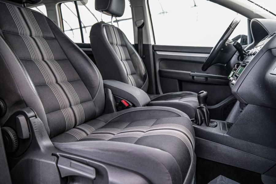 Volkswagen Touran 2013 in Kaunas, with an engine capacity of 1.60 L and mileage of 233 thousand km for 7390 €, photo 13 on AUTOMOTO.COM.LV