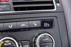 Volkswagen Touran 2013 in Kaunas, with an engine capacity of 1.60 L and mileage of 233 thousand km for 7390 €, photo 21 on AUTOMOTO.COM.LV