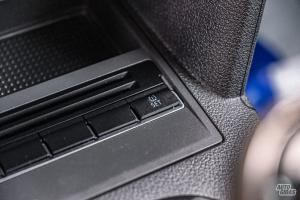 Volkswagen Touran 2013 in Kaunas, with an engine capacity of 1.60 L and mileage of 233 thousand km for 7390 €, photo 23 on AUTOMOTO.COM.LV