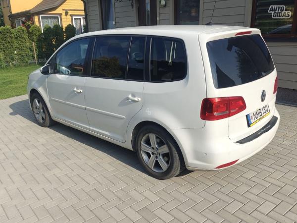 Volkswagen Touran 2013 in Vilnius, with an engine capacity of 2.00 L and mileage of 253 thousand km for 4700 €, photo 3 on AUTOMOTO.COM.LV