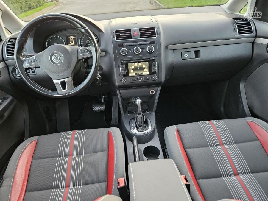 Volkswagen Touran 2013 in Mazeikiai, with an engine capacity of 2.00 L and mileage of 243 thousand km for 6200 €, photo 16 on AUTOMOTO.COM.LV