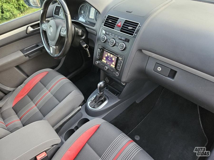 Volkswagen Touran 2013 in Mazeikiai, with an engine capacity of 2.00 L and mileage of 243 thousand km for 6200 €, photo 18 on AUTOMOTO.COM.LV