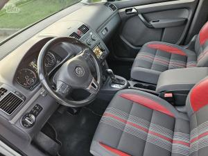 Volkswagen Touran 2013 in Mazeikiai, with an engine capacity of 2.00 L and mileage of 243 thousand km for 6200 €, photo 19 on AUTOMOTO.COM.LV