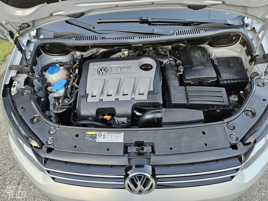 Volkswagen Touran 2013 in Mazeikiai, with an engine capacity of 2.00 L and mileage of 243 thousand km for 6200 €, photo 23 on AUTOMOTO.COM.LV