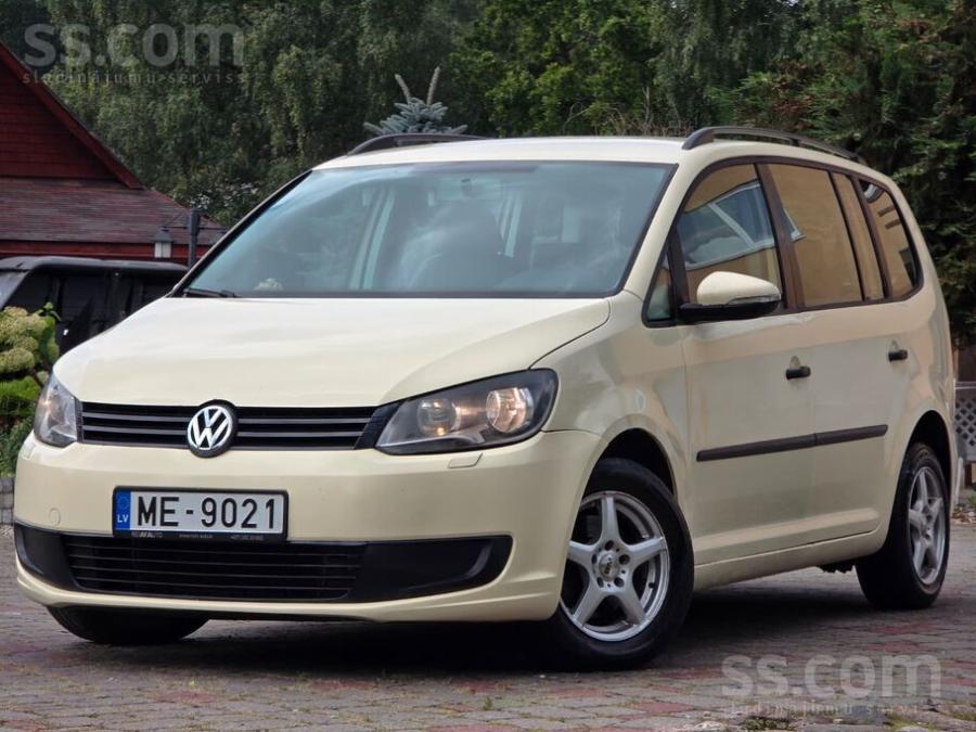 Volkswagen Touran 2013 in Riga, with an engine capacity of 1.60 L and mileage of 434 thousand km for 2450 €, photo 1 on AUTOMOTO.COM.LV