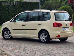 Volkswagen Touran 2013 in Riga, with an engine capacity of 1.60 L and mileage of 434 thousand km for 2450 €, photo 4 on AUTOMOTO.COM.LV