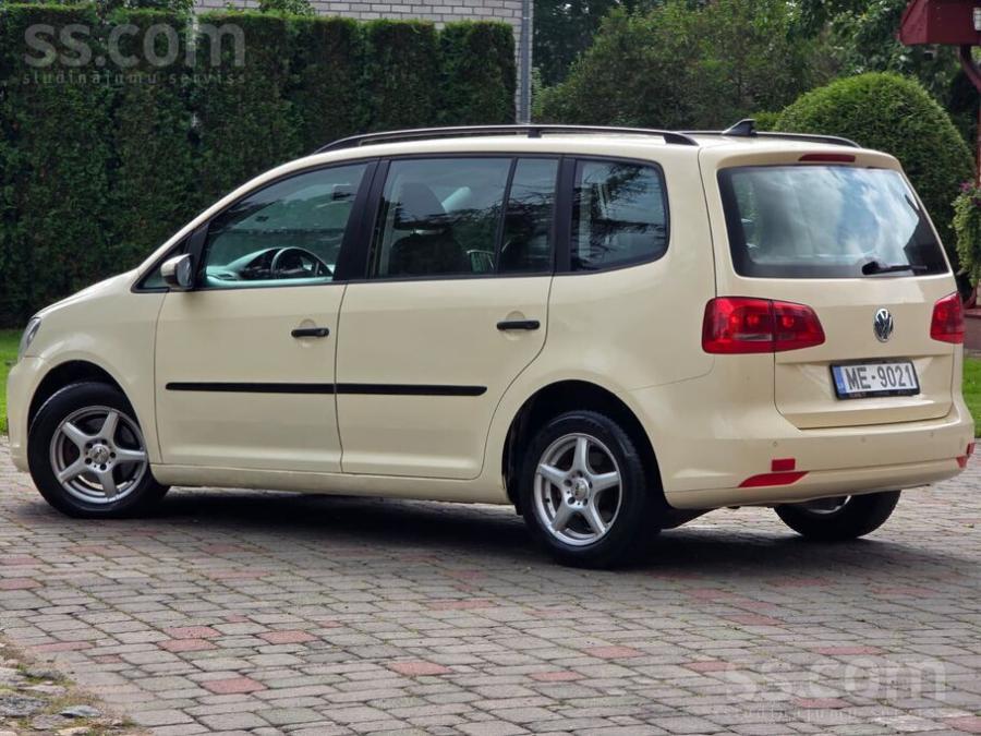 Volkswagen Touran 2013 in Riga, with an engine capacity of 1.60 L and mileage of 434 thousand km for 2450 €, photo 4 on AUTOMOTO.COM.LV