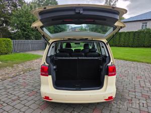 Volkswagen Touran 2013 in Riga, with an engine capacity of 1.60 L and mileage of 434 thousand km for 2450 €, photo 11 on AUTOMOTO.COM.LV