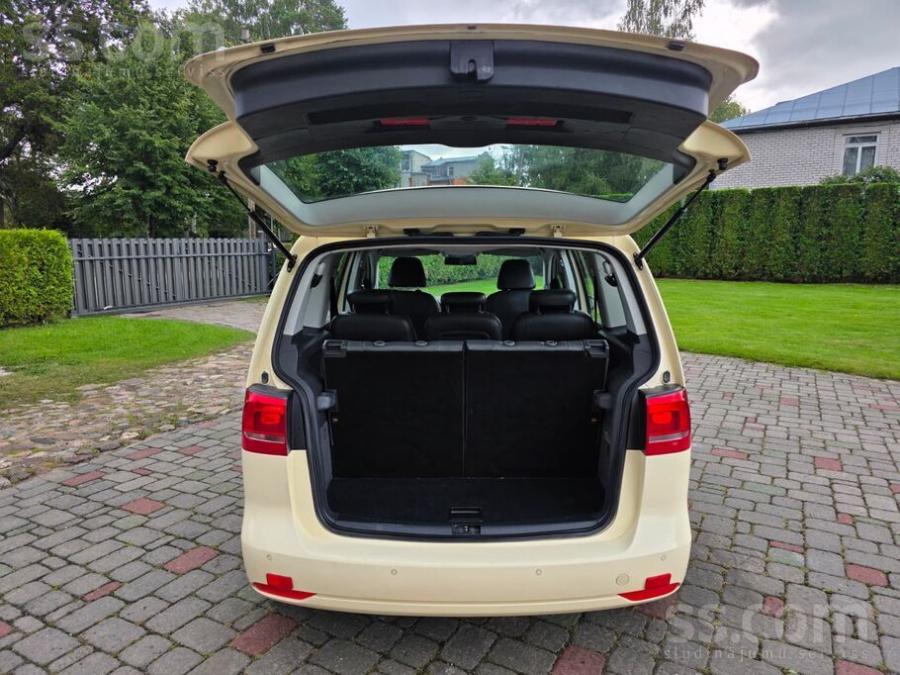 Volkswagen Touran 2013 in Riga, with an engine capacity of 1.60 L and mileage of 434 thousand km for 2450 €, photo 11 on AUTOMOTO.COM.LV