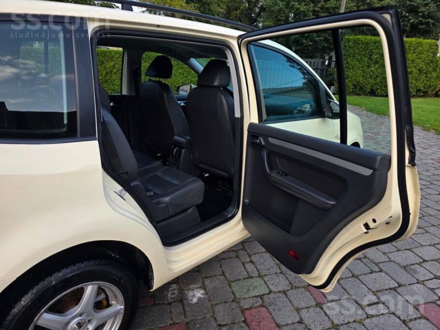 Volkswagen Touran 2013 in Riga, with an engine capacity of 1.60 L and mileage of 434 thousand km for 2450 €, photo 12 on AUTOMOTO.COM.LV