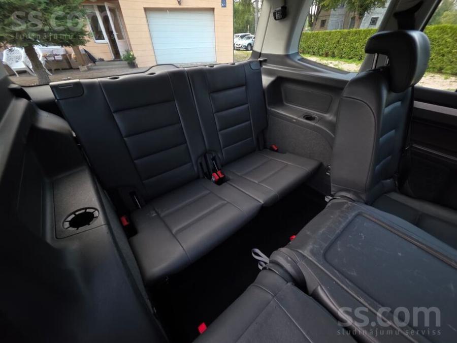 Volkswagen Touran 2013 in Riga, with an engine capacity of 1.60 L and mileage of 434 thousand km for 2450 €, photo 15 on AUTOMOTO.COM.LV