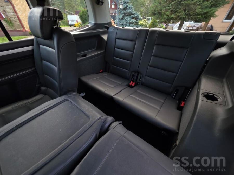 Volkswagen Touran 2013 in Riga, with an engine capacity of 1.60 L and mileage of 434 thousand km for 2450 €, photo 16 on AUTOMOTO.COM.LV