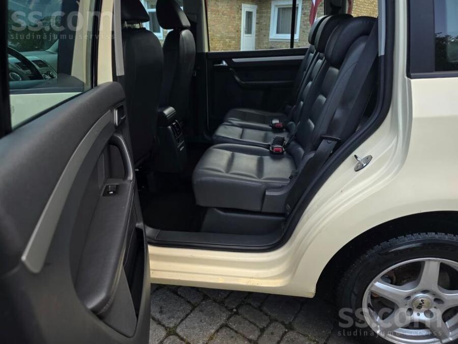 Volkswagen Touran 2013 in Riga, with an engine capacity of 1.60 L and mileage of 434 thousand km for 2450 €, photo 18 on AUTOMOTO.COM.LV
