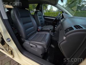 Volkswagen Touran 2013 in Riga, with an engine capacity of 1.60 L and mileage of 434 thousand km for 2450 €, photo 22 on AUTOMOTO.COM.LV
