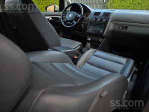 Volkswagen Touran 2013 in Riga, with an engine capacity of 1.60 L and mileage of 434 thousand km for 2450 €, photo 23 on AUTOMOTO.COM.LV