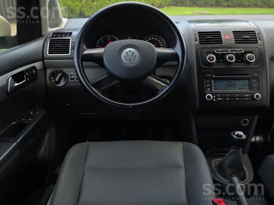 Volkswagen Touran 2013 in Riga, with an engine capacity of 1.60 L and mileage of 434 thousand km for 2450 €, photo 28 on AUTOMOTO.COM.LV