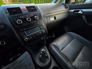 Volkswagen Touran 2013 in Riga, with an engine capacity of 1.60 L and mileage of 434 thousand km for 2450 €, photo 29 on AUTOMOTO.COM.LV