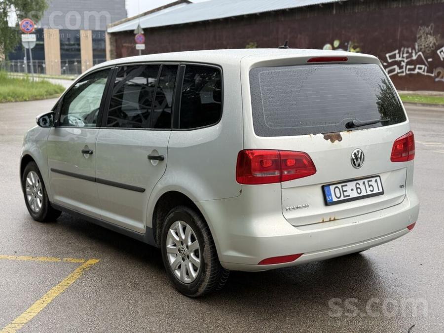 Volkswagen Touran 2014 in Riga, with an engine capacity of 1.60 L and mileage of 277 thousand km for 4250 €, photo 2 on AUTOMOTO.COM.LV