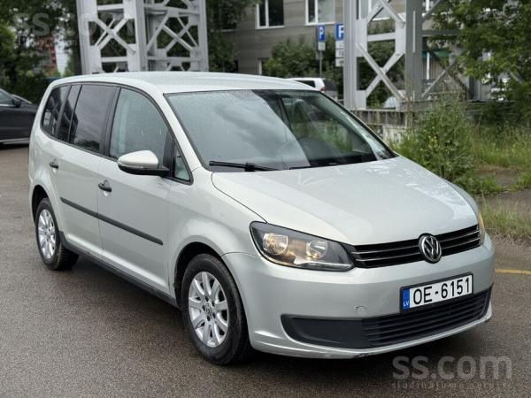 Volkswagen Touran 2014 in Riga, with an engine capacity of 1.60 L and mileage of 277 thousand km for 4250 €, photo 3 on AUTOMOTO.COM.LV