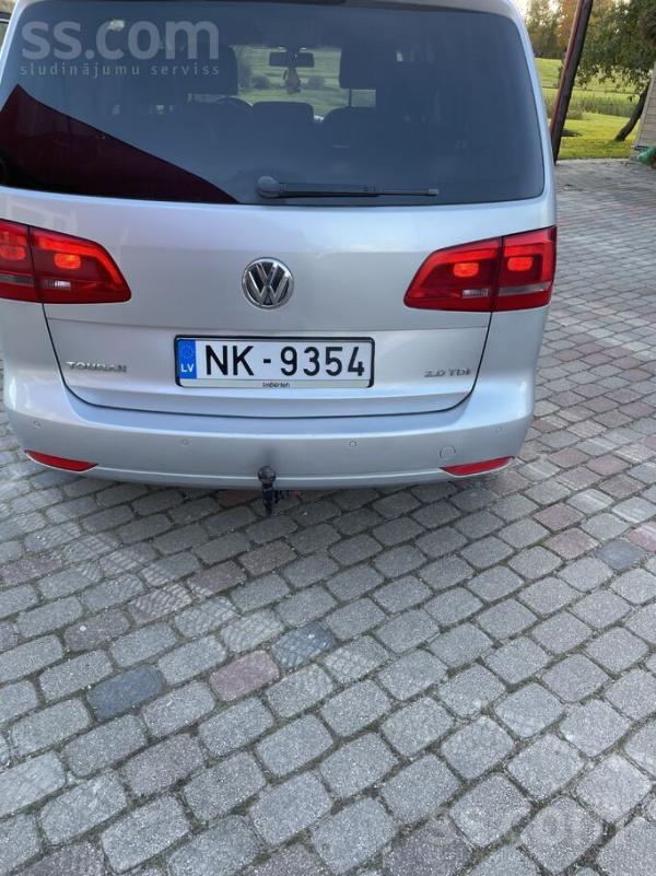 Volkswagen Touran 2014 in Cesis, with an engine capacity of 2.00 L and mileage of 355 thousand km for 5300 €, photo 11 on AUTOMOTO.COM.LV