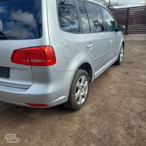 Volkswagen Touran 2014 Kauņa, ar dzinēja tilpumu 2.00 L un nobraukumu 320 tūkst. km par 5200 €, foto 3 vietnē AUTOMOTO.COM.LV