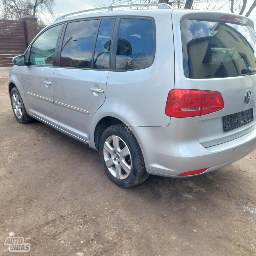 Volkswagen Touran 2014 Kauņa, ar dzinēja tilpumu 2.00 L un nobraukumu 320 tūkst. km par 5200 €, foto 4 vietnē AUTOMOTO.COM.LV