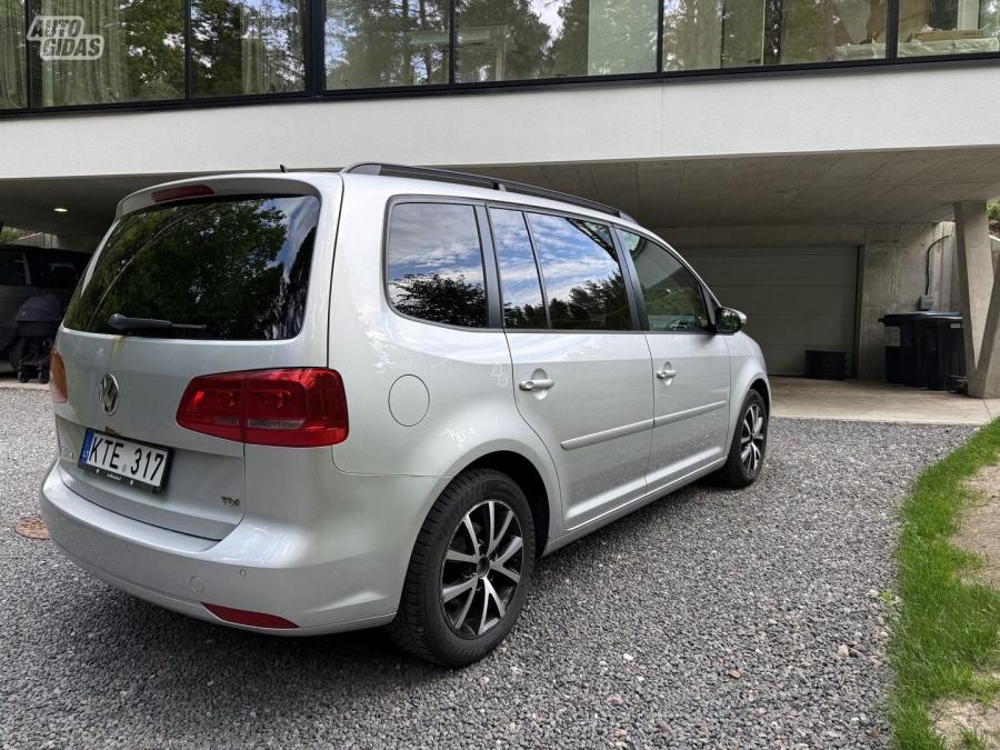 Volkswagen Touran 2014 in Vilnius, with an engine capacity of 1.60 L and mileage of 355 thousand km for 3100 €, photo 6 on AUTOMOTO.COM.LV