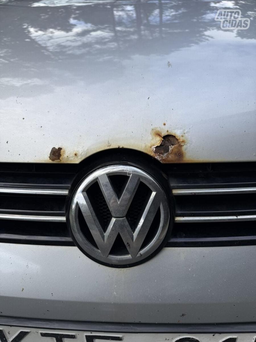 Volkswagen Touran 2014 in Vilnius, with an engine capacity of 1.60 L and mileage of 355 thousand km for 3100 €, photo 10 on AUTOMOTO.COM.LV