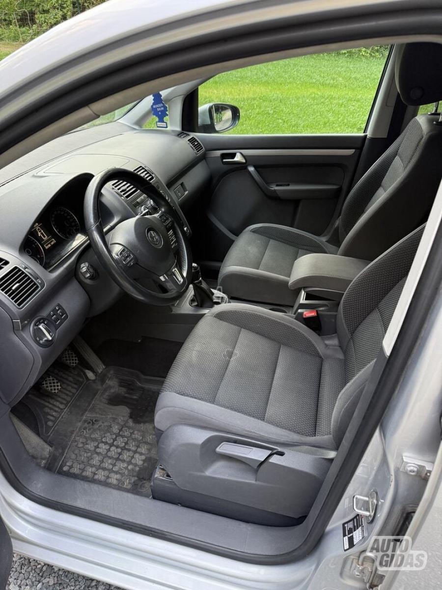 Volkswagen Touran 2014 in Vilnius, with an engine capacity of 1.60 L and mileage of 355 thousand km for 3100 €, photo 16 on AUTOMOTO.COM.LV