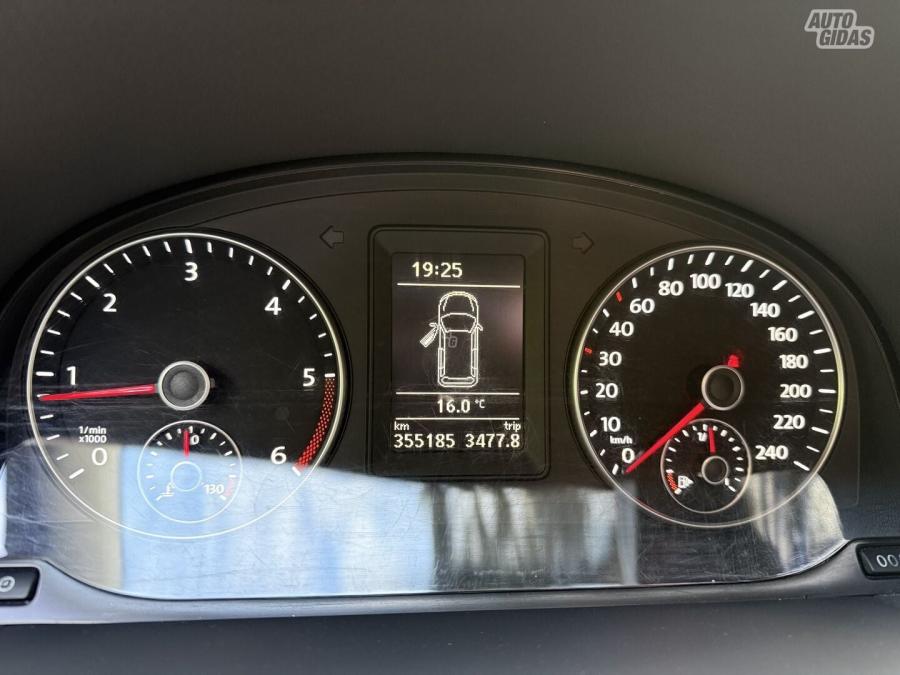 Volkswagen Touran 2014 in Vilnius, with an engine capacity of 1.60 L and mileage of 355 thousand km for 3100 €, photo 17 on AUTOMOTO.COM.LV