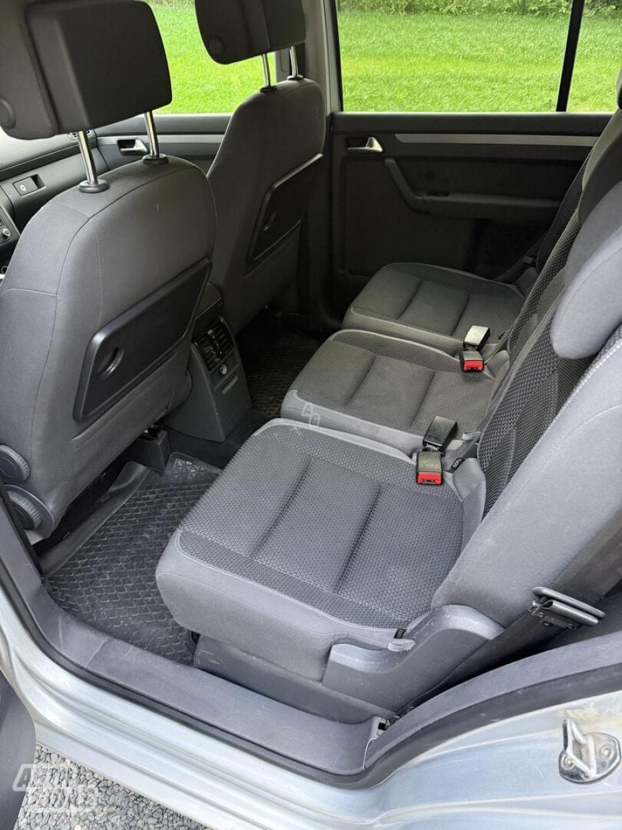 Volkswagen Touran 2014 in Vilnius, with an engine capacity of 1.60 L and mileage of 355 thousand km for 3100 €, photo 19 on AUTOMOTO.COM.LV