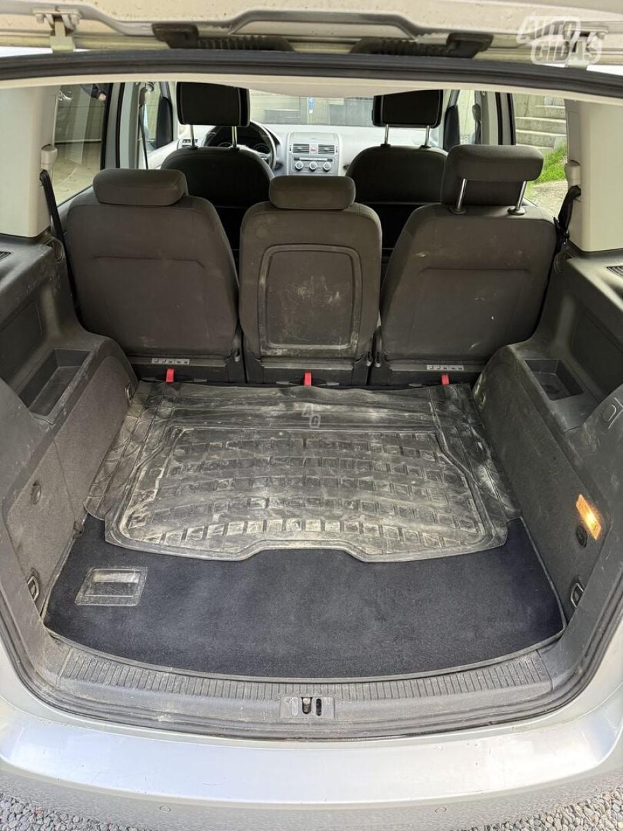 Volkswagen Touran 2014 in Vilnius, with an engine capacity of 1.60 L and mileage of 355 thousand km for 3100 €, photo 20 on AUTOMOTO.COM.LV