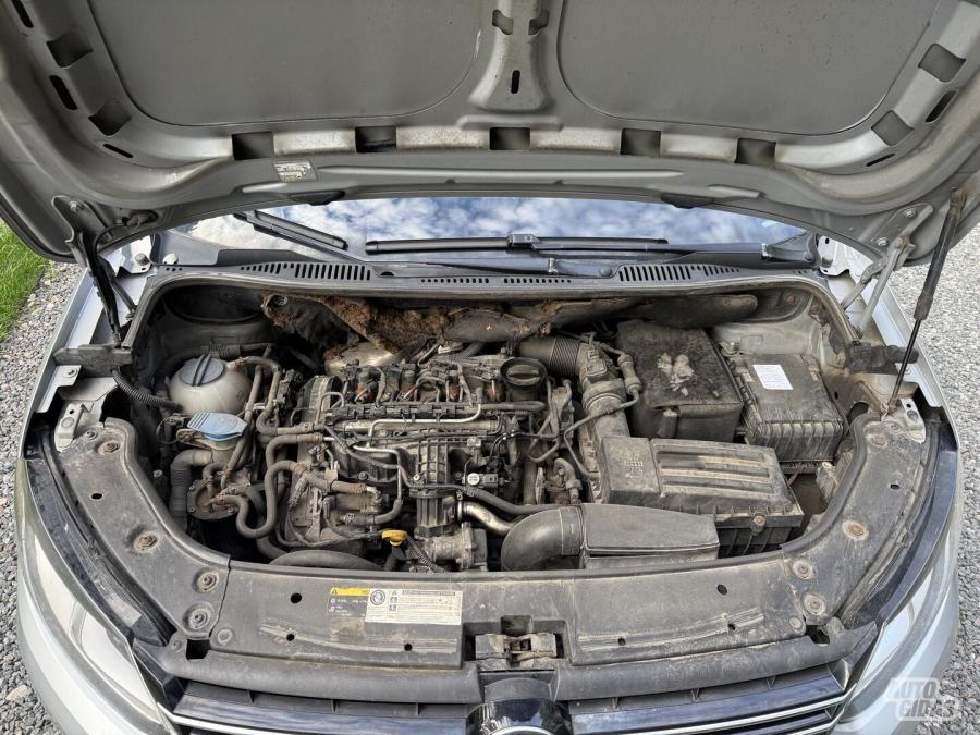 Volkswagen Touran 2014 in Vilnius, with an engine capacity of 1.60 L and mileage of 355 thousand km for 3100 €, photo 23 on AUTOMOTO.COM.LV