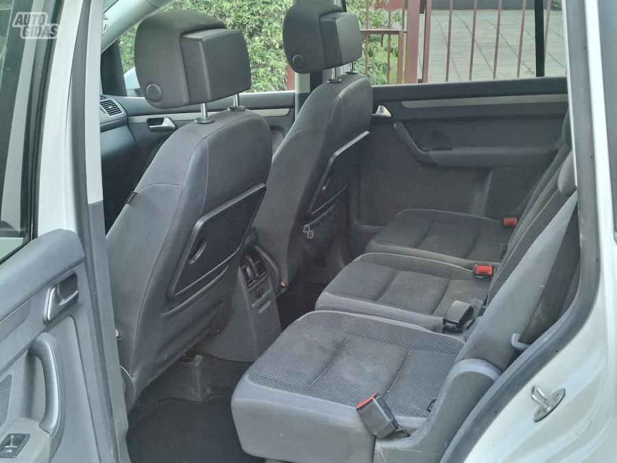 Volkswagen Touran 2014 Viļņa, ar dzinēja tilpumu 1.60 L un nobraukumu 352 tūkst. km par 3950 €, foto 10 vietnē AUTOMOTO.COM.LV