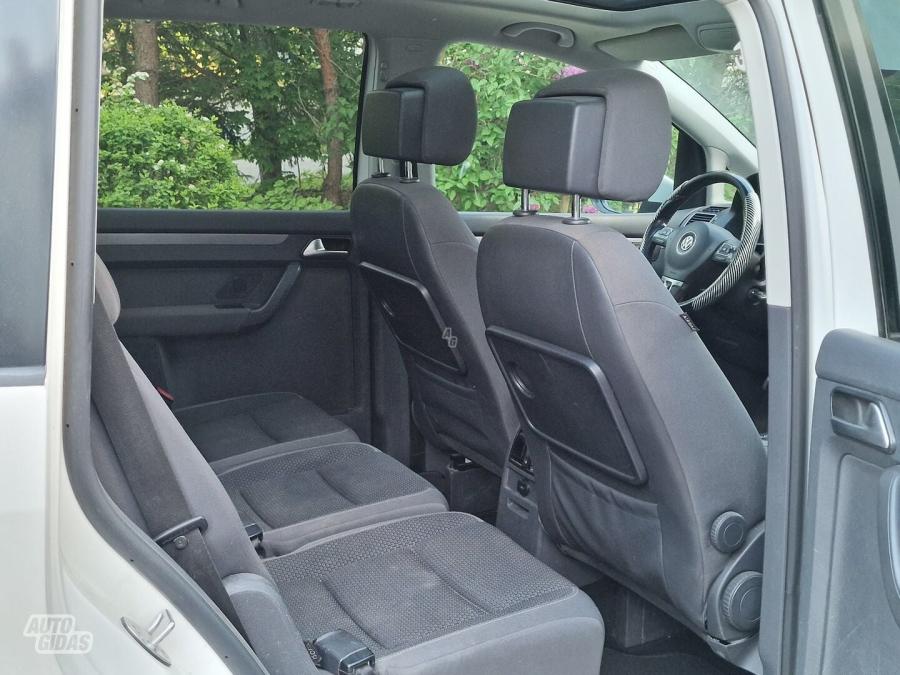 Volkswagen Touran 2014 Viļņa, ar dzinēja tilpumu 1.60 L un nobraukumu 352 tūkst. km par 3950 €, foto 12 vietnē AUTOMOTO.COM.LV