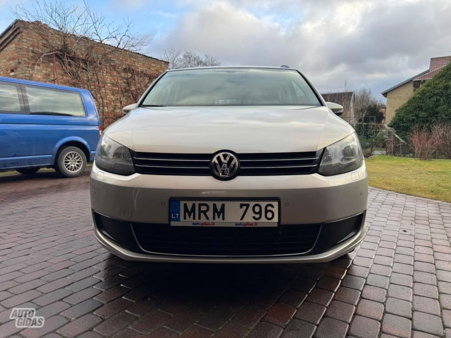 Volkswagen Touran 2014 in Siauliai, with an engine capacity of 1.60 L and mileage of 310 thousand km for 5300 €, photo 3 on AUTOMOTO.COM.LV