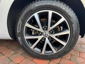Volkswagen Touran 2014 in Siauliai, with an engine capacity of 1.60 L and mileage of 310 thousand km for 5300 €, photo 11 on AUTOMOTO.COM.LV
