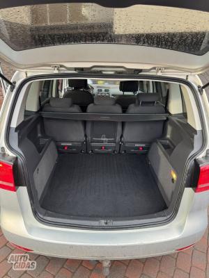 Volkswagen Touran 2014 in Siauliai, with an engine capacity of 1.60 L and mileage of 310 thousand km for 5300 €, photo 14 on AUTOMOTO.COM.LV