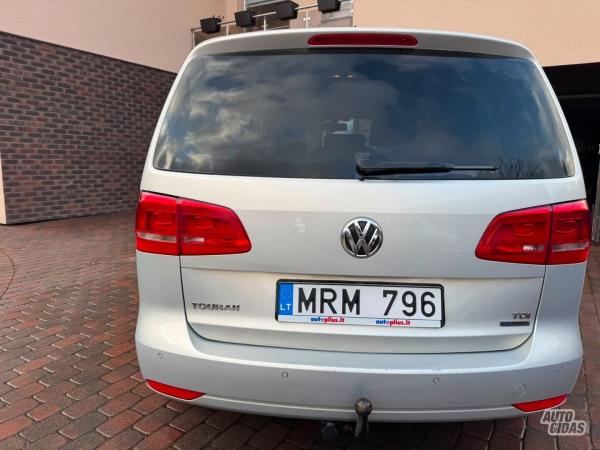 Volkswagen Touran 2014 in Siauliai, with an engine capacity of 1.60 L and mileage of 310 thousand km for 5300 €, photo 4 on AUTOMOTO.COM.LV