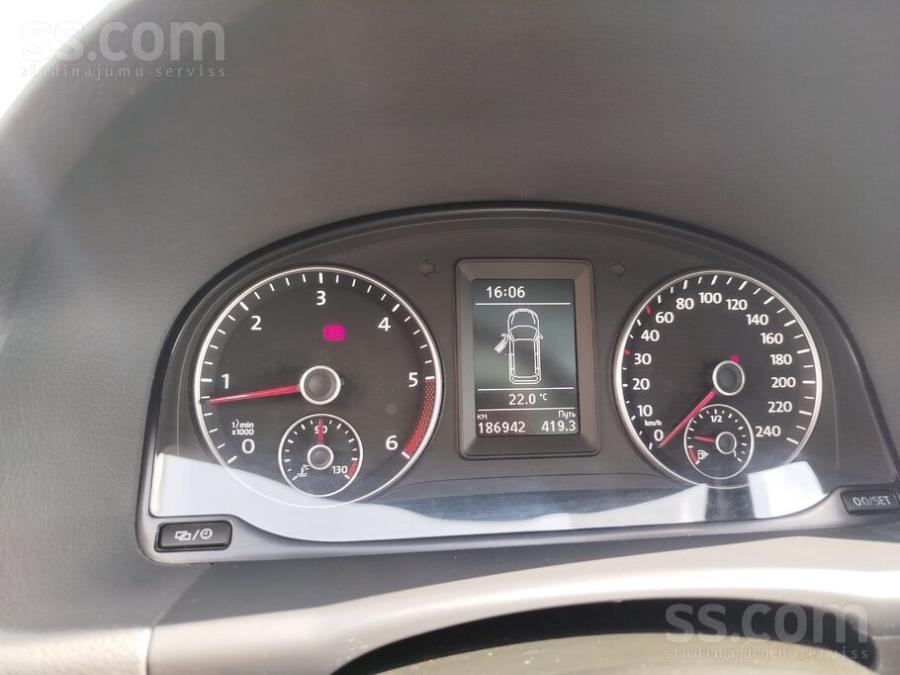 Volkswagen Touran 2014 in Riga, with an engine capacity of 1.60 L and mileage of 191 thousand km for 6500 €, photo 3 on AUTOMOTO.COM.LV