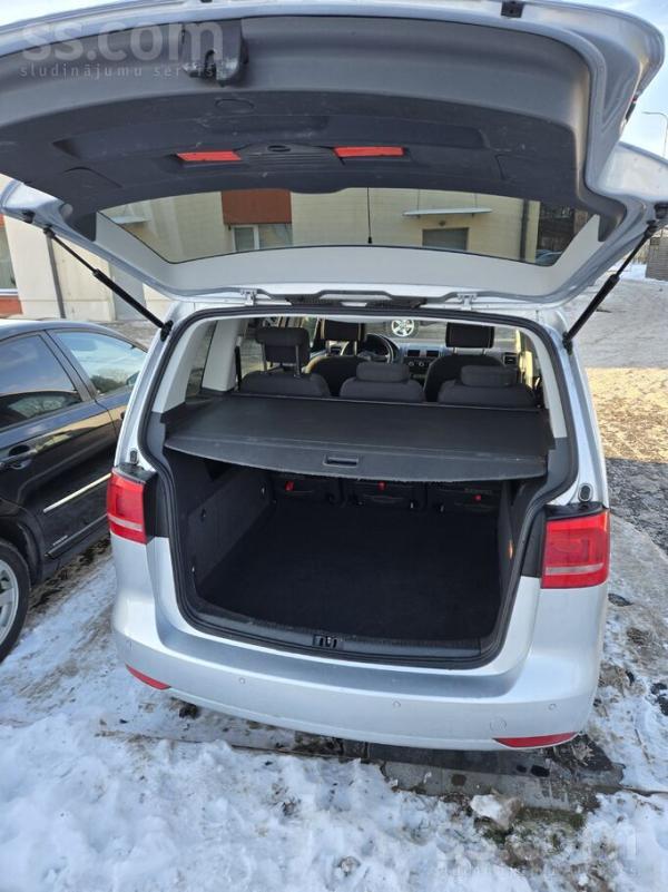 Volkswagen Touran 2014 Rīga, ar dzinēja tilpumu 2.00 L un nobraukumu 278 tūkst. km par 6200 €, foto 5 vietnē AUTOMOTO.COM.LV