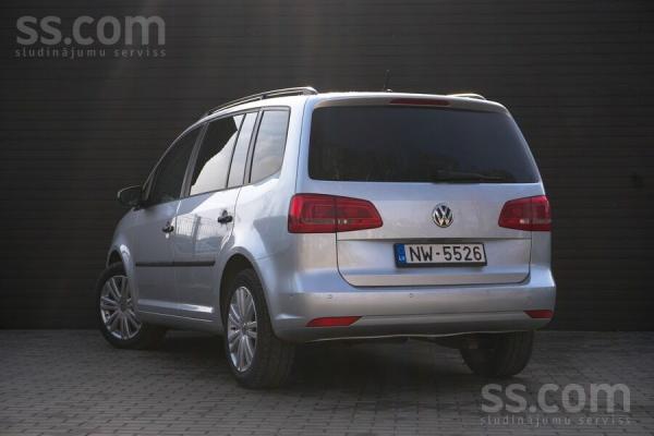 Volkswagen Touran 2014 Rīga, ar dzinēja tilpumu 2.00 L un nobraukumu 273 tūkst. km par 6490 €, foto 4 vietnē AUTOMOTO.COM.LV