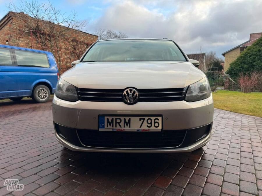 Volkswagen Touran 2014 in Siauliai, with an engine capacity of 1.60 L and mileage of 310 thousand km for 4950 €, photo 4 on AUTOMOTO.COM.LV