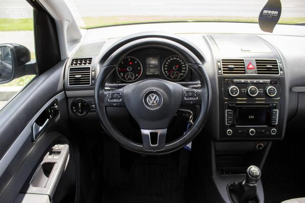 Volkswagen Touran 2014 in Kaunas, with an engine capacity of 1.60 L and mileage of 268 thousand km for 6200 €, photo 10 on AUTOMOTO.COM.LV
