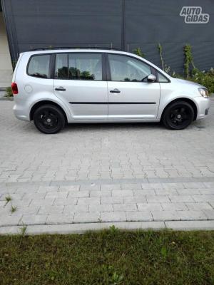 Volkswagen Touran 2014 Viļņa, ar dzinēja tilpumu 1.60 L un nobraukumu 238 tūkst. km par 6700 €, foto 5 vietnē AUTOMOTO.COM.LV