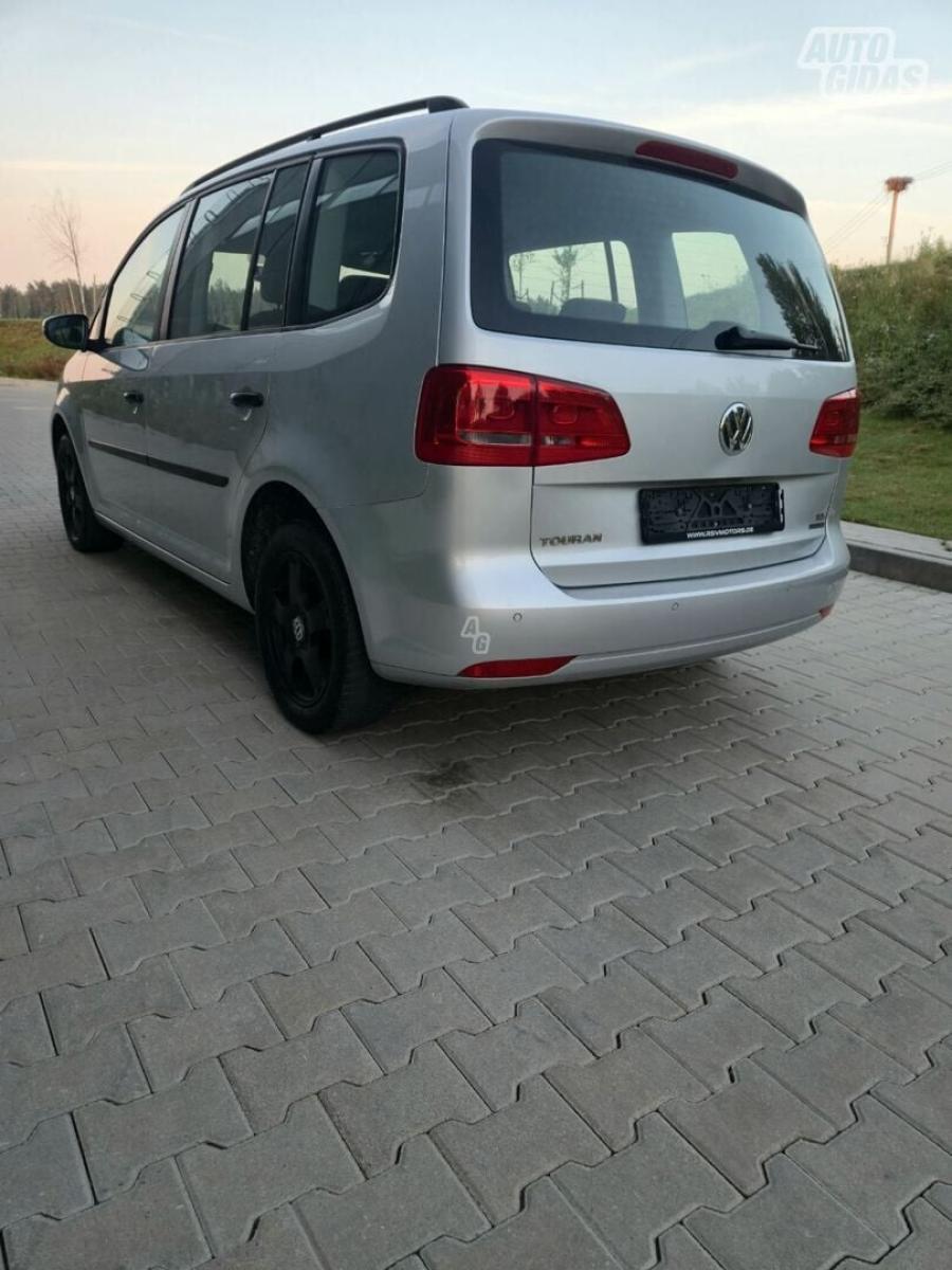 Volkswagen Touran 2014 Viļņa, ar dzinēja tilpumu 1.60 L un nobraukumu 238 tūkst. km par 6700 €, foto 7 vietnē AUTOMOTO.COM.LV