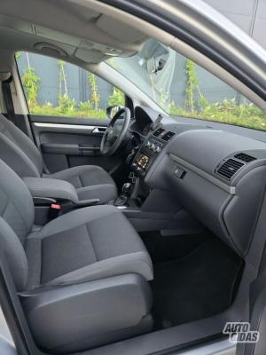 Volkswagen Touran 2014 Viļņa, ar dzinēja tilpumu 1.60 L un nobraukumu 238 tūkst. km par 6700 €, foto 13 vietnē AUTOMOTO.COM.LV