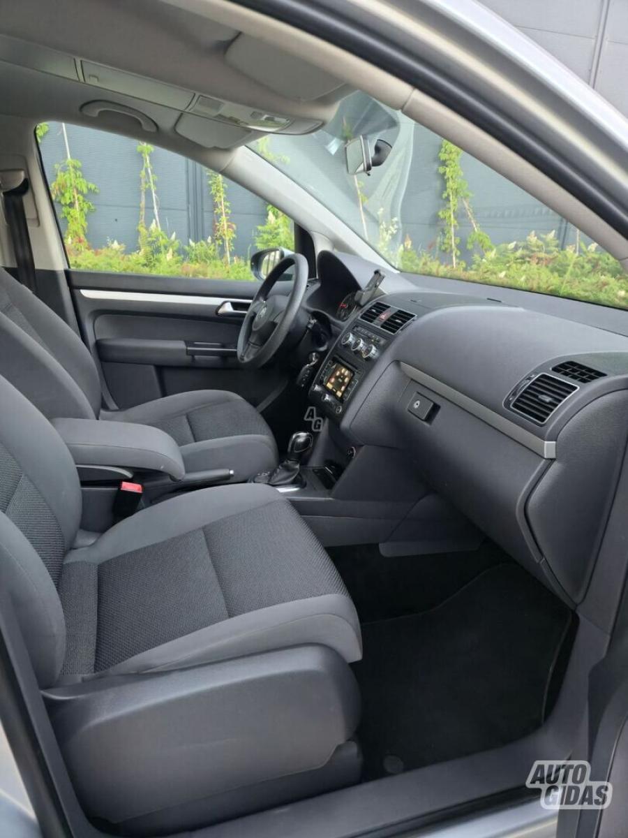 Volkswagen Touran 2014 Viļņa, ar dzinēja tilpumu 1.60 L un nobraukumu 238 tūkst. km par 6700 €, foto 13 vietnē AUTOMOTO.COM.LV