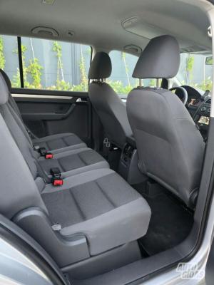 Volkswagen Touran 2014 Viļņa, ar dzinēja tilpumu 1.60 L un nobraukumu 238 tūkst. km par 6700 €, foto 14 vietnē AUTOMOTO.COM.LV
